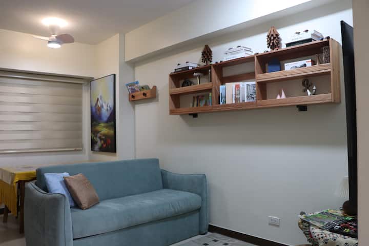 Bgc Modern 2br/ Sky View, Karaoke, High-speed Wifi - Taguig