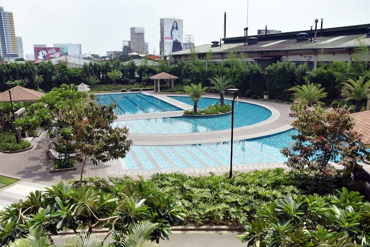 Bgc Modern Fam 2br W/sky Stunning View, Karaoke - Pasig