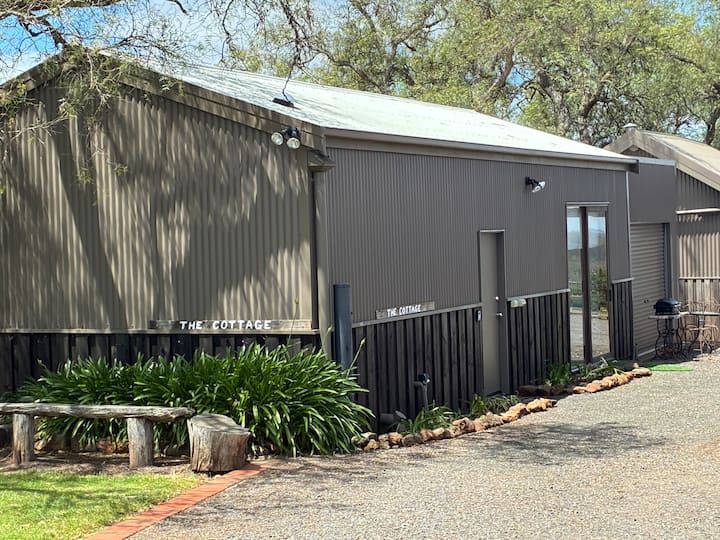 The Cottage - Bacchus Marsh