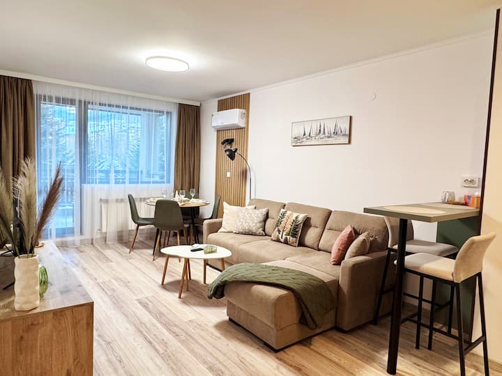 Alpine Glow | Near Gondola • Spring Deal - Bansko