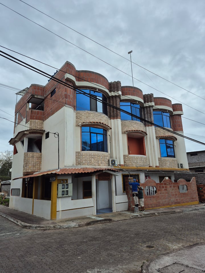 Hospedaje "Casa De Lewis" Todo El Departamento - Galápagos Islands