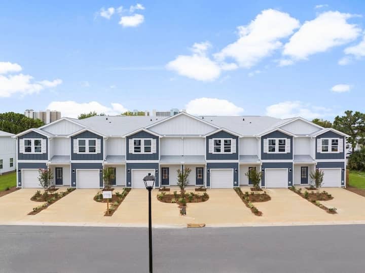 Palmeras Retreat 168-near Beach-sleeps 8 - Panama City Beach, FL