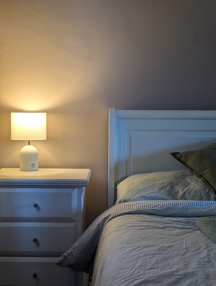 A Spacious Private Room In A Character Home. - Belmont