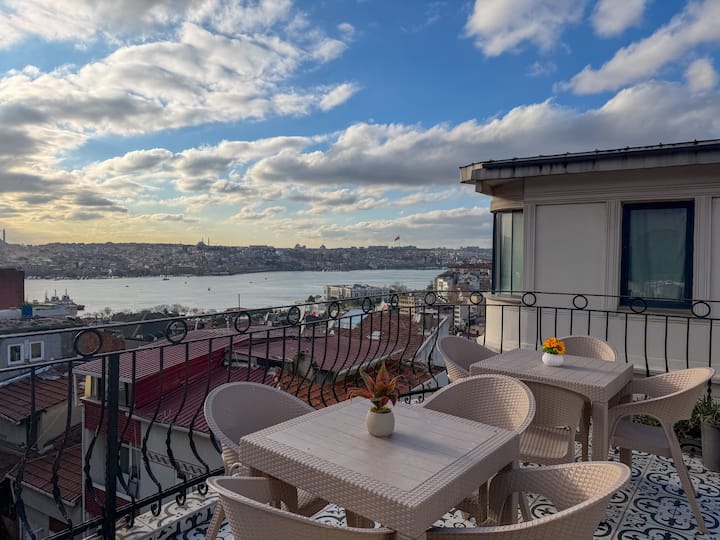 Central Studio With Shared Terrace - İstanbul