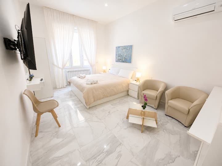 Salerno Center Luxury Apartment - Salerno
