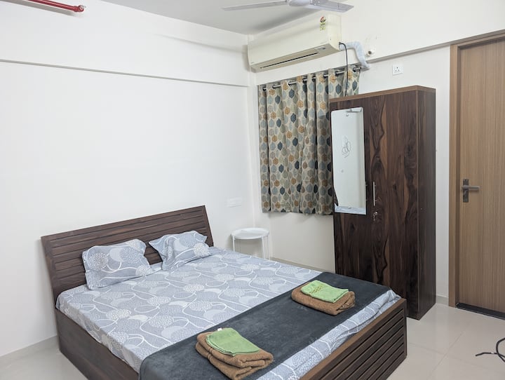 Cosy Studio #2 Near Amanora, Magarpatta And Suzlon - Pune