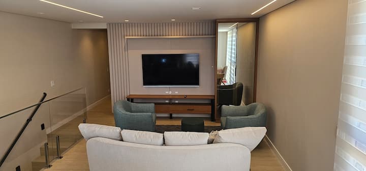 2 Suítes, Escritório E Garagem No Alto Da Glória - Curitiba