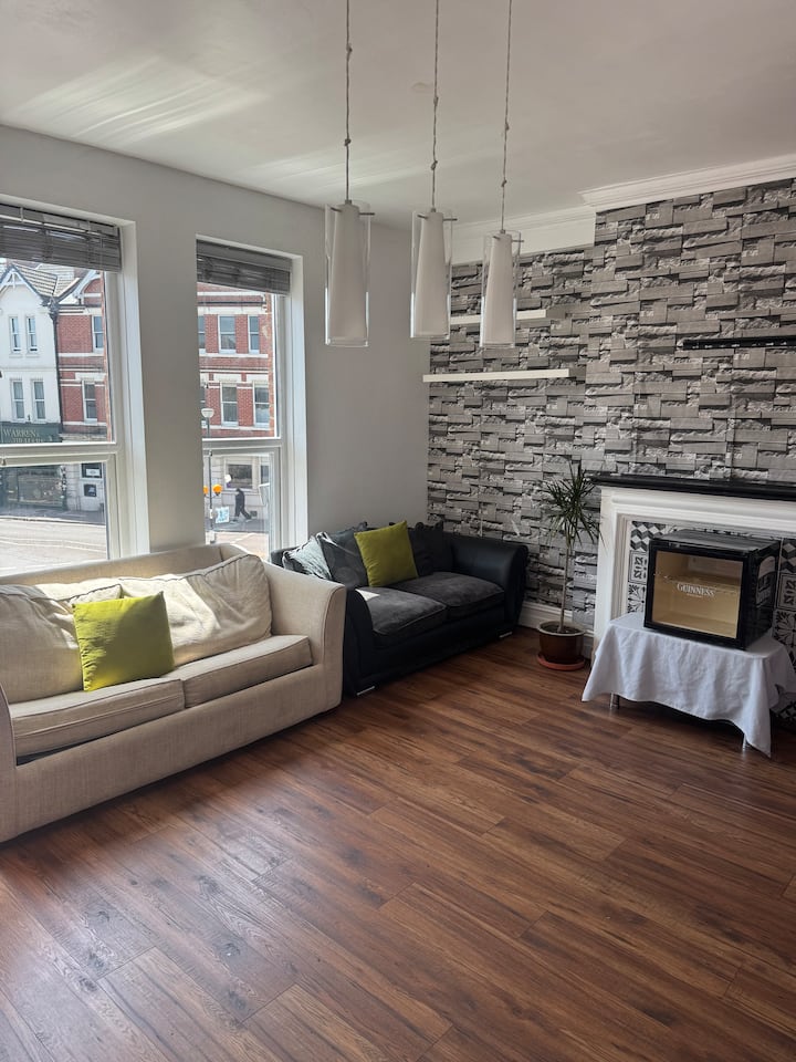 Whole Flat - Poole