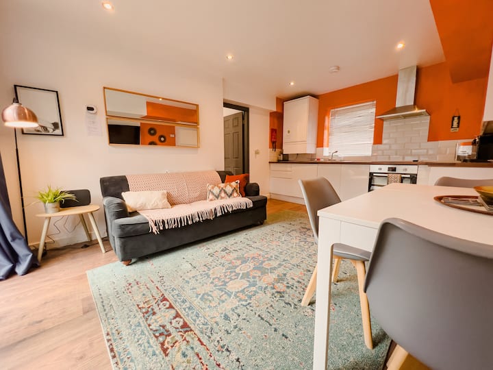 Cosy Apt|sleep 4|free Parking|station&town |Flat4 - Cheadle