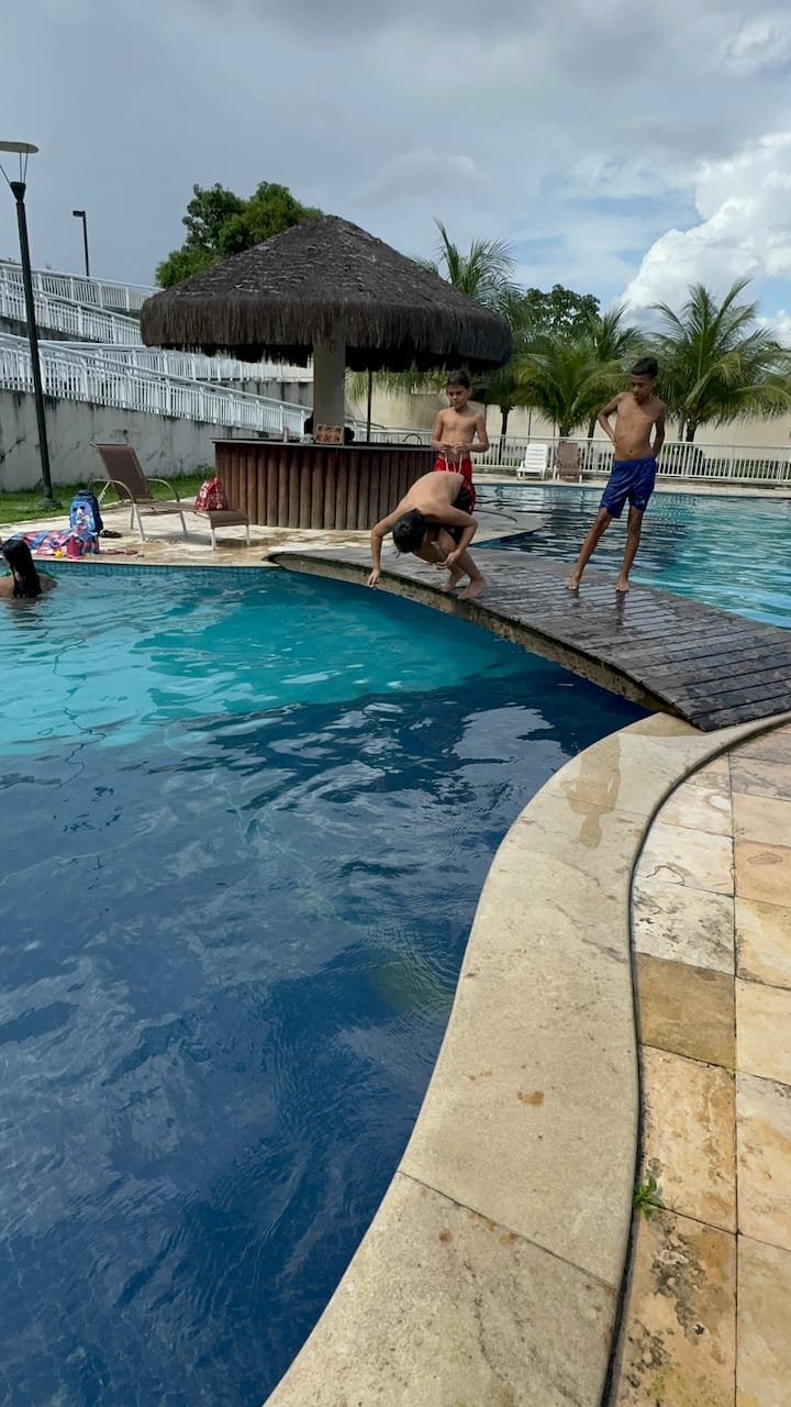 Apartamento Confortável Em Condomínio Seguro - São Luís