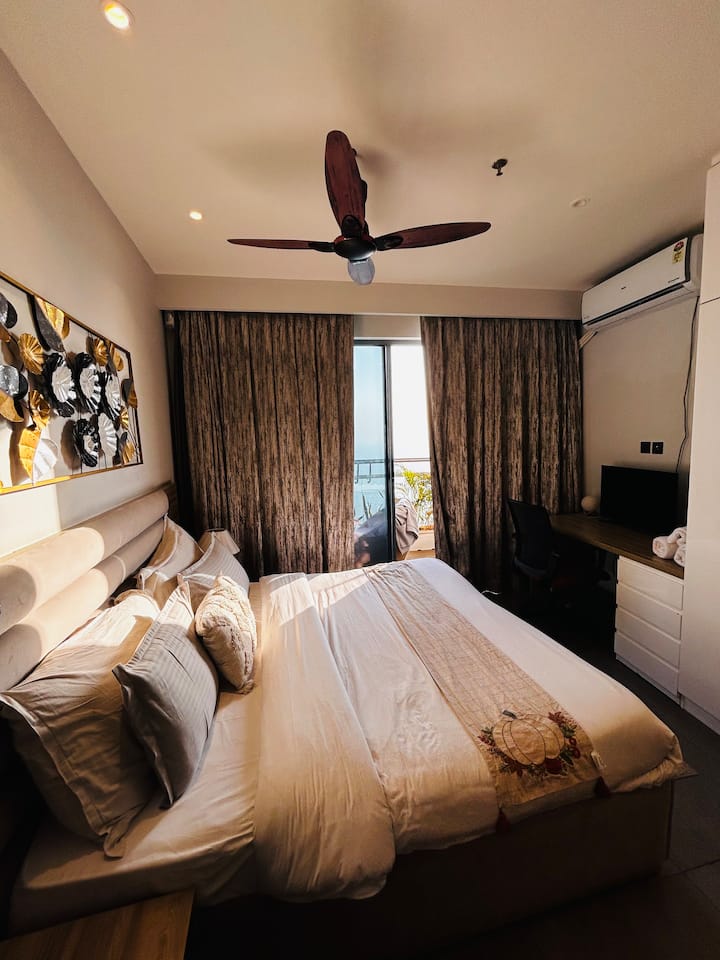 31st Floor|high Rise Luxury Stay - Noida