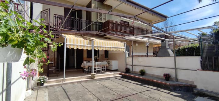 Fondachello Beach Stay: Two-level Family Retreat - Mascali