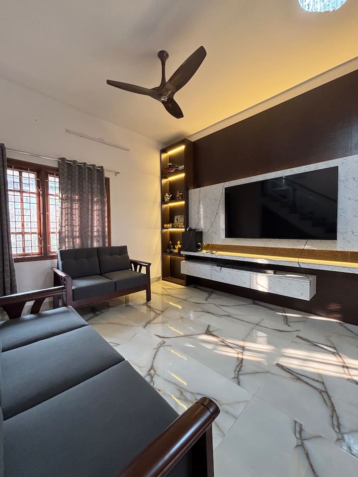 Spacious 3bhk Duplex Villa With Minimal Amenities - Mangalore