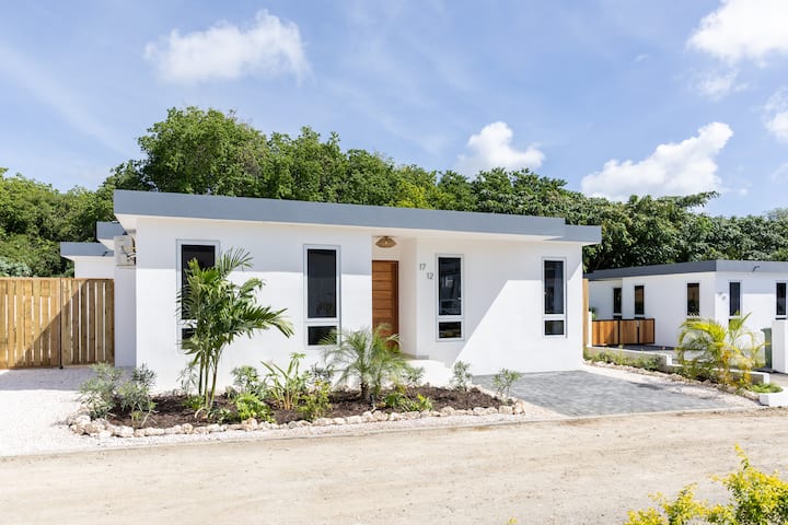 Toplocatie: Jan Thiel, 2 Zwembaden, 12 Personen - Curaçao