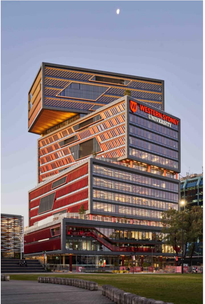 Huge Charming House Spacious At Bankstown. - Sydney