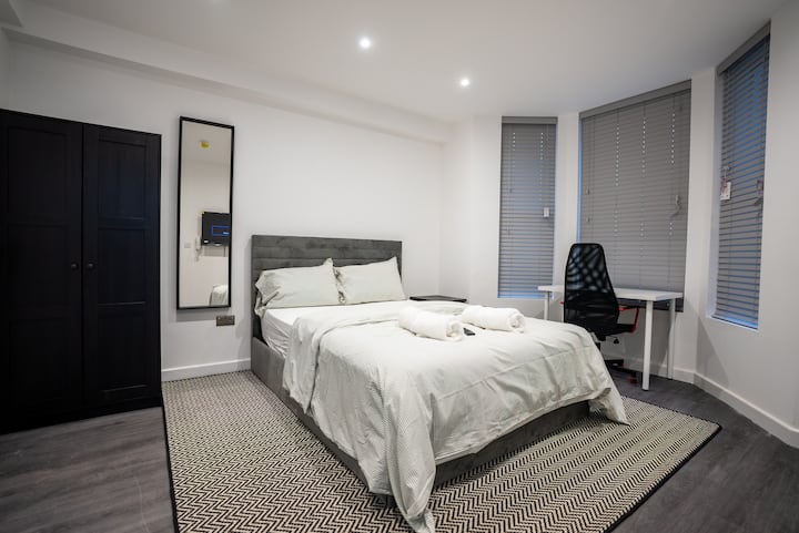 King Studio With En-suite Bathroom And Kitchenette - Folkestone