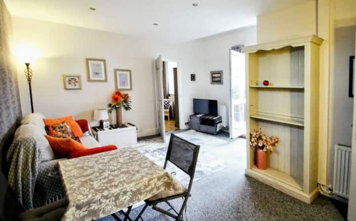 Seaford Snug - Seaford