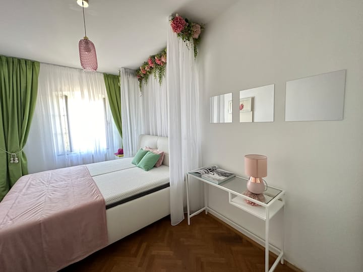 Beautiful Large Room. Old Town - Salzburg