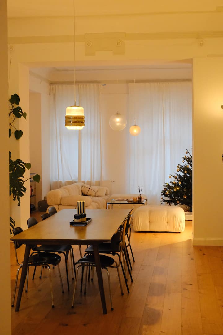 Modern Historic Apartment In A Charming Villa - Düsseldorf