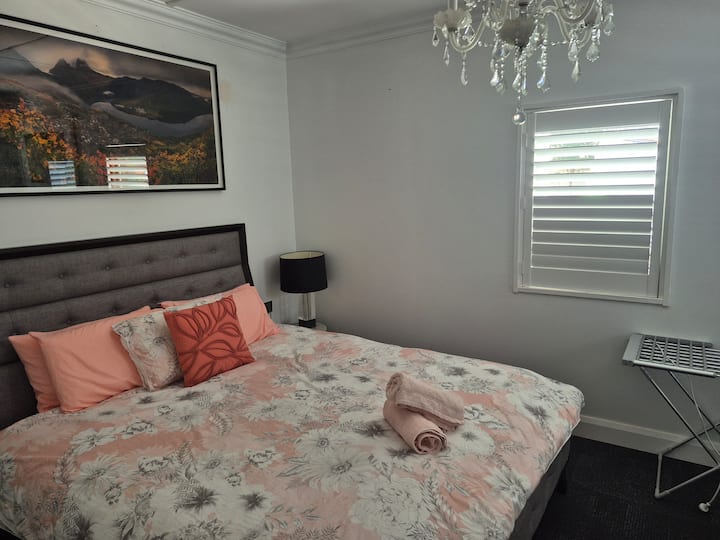 Central Location Adjacent Shoalhaven Hospital. - Nowra