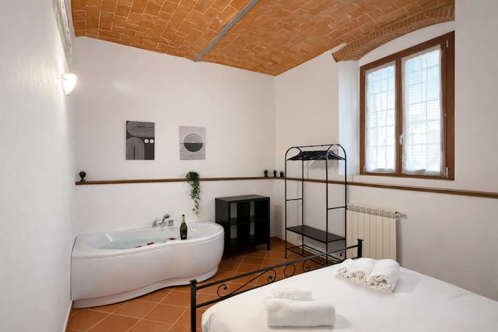 Oasis Apartment, With Parcking - Prato