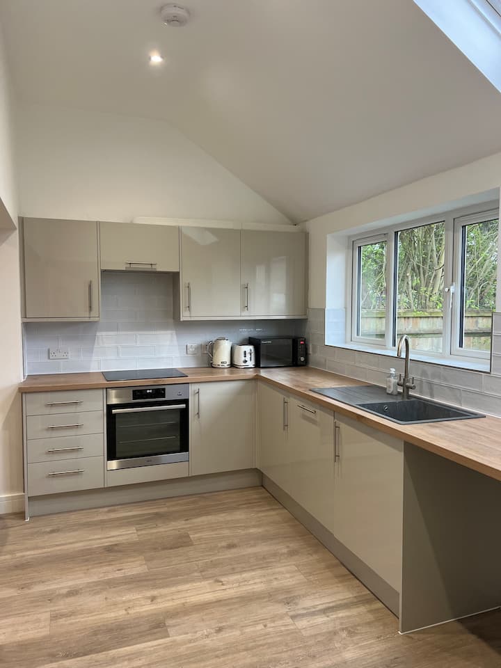 Newly Renovated Large Home That Sleeps 7 People - Oxford
