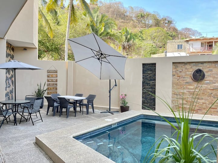 Coconut Suite #1 - Los Ayala