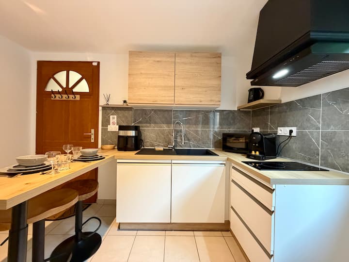 Nox, Studio, Proche Centre Ville, Wifi - L'Isle-d'Abeau