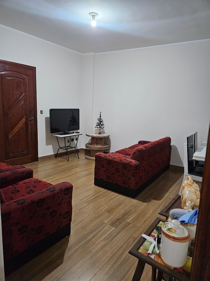 Apartamento Espaçoso De óTima Localização - Serra Negra
