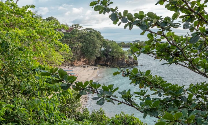 Beach Front Sunset 3 Suites For Groups | Starlink - Daanbantayan