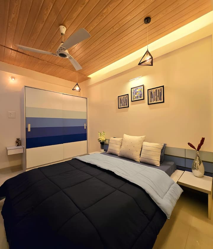 Evanaa 3bhk Villa With Poolside Projector - Lonavala