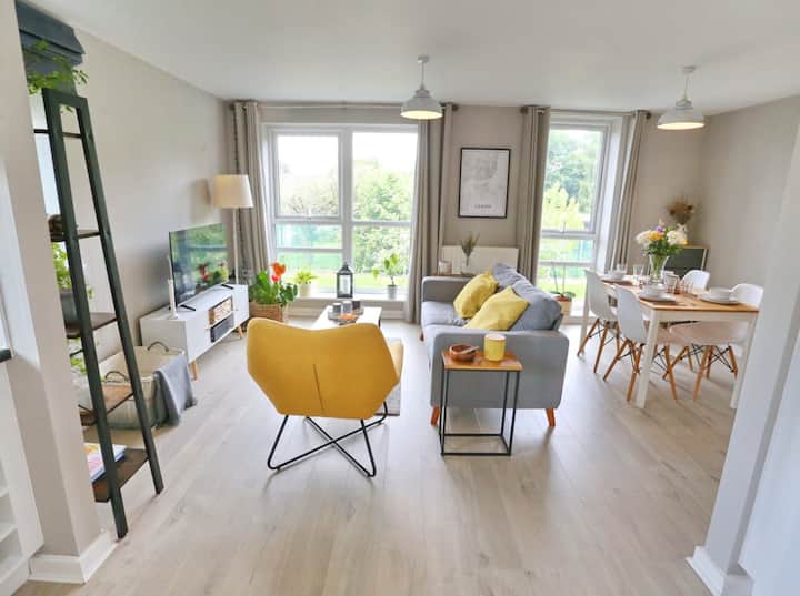 New Luxury Apt. Leeds City + Free Parking & Wi-fi - Leeds