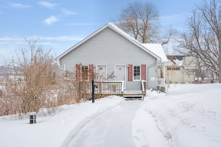 Strathmere Country Retreat - Mcgilll King Room - Ottawa
