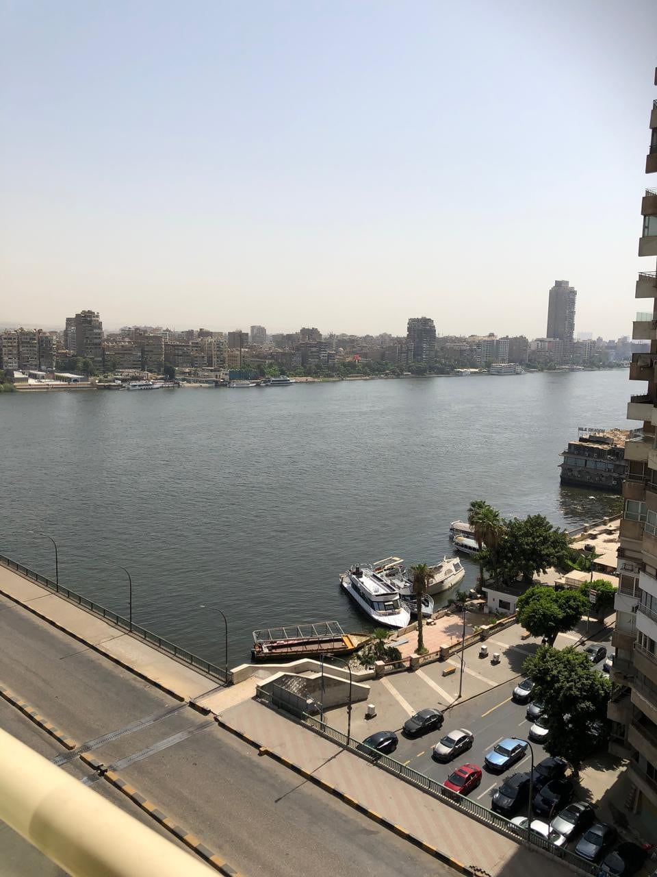 Very special apartment with Nile view next to all restaurants ...
