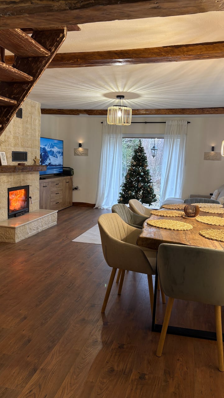 “Căsuța Din Pădure”, Refugiul Din Inima Muntelui - Comuna Sâmbăta de Sus