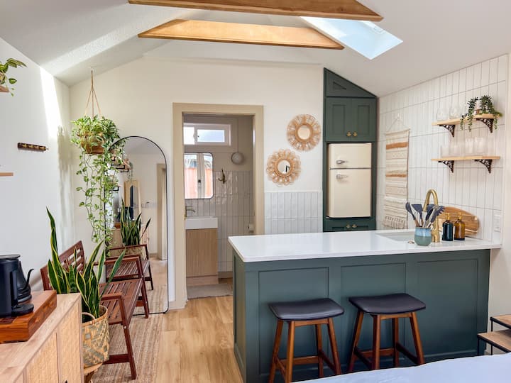 Charming Tiny Home | Minutes Vancouver Waterfront - Vancouver, WA