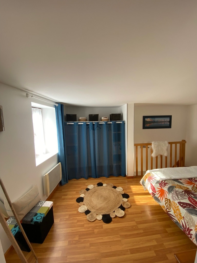 Small quiet house in the countryside - Houses for Rent in Andert-et ...