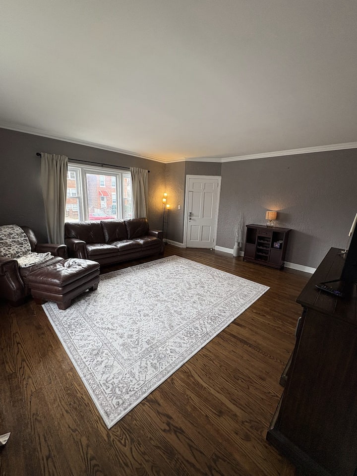 “Stylish Yonkers 2br | Free Parking + Fast Wifi” - Bronx, NY