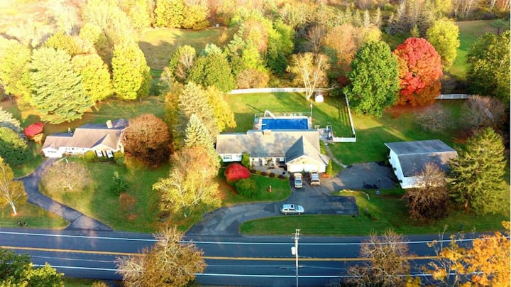 Ohana | Private Pool/patio | <1 Mi From Casv - Oneonta, NY