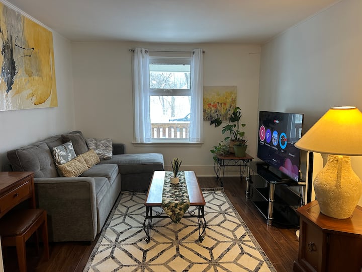 Cozy Full House 3 Bedrooms - Regina