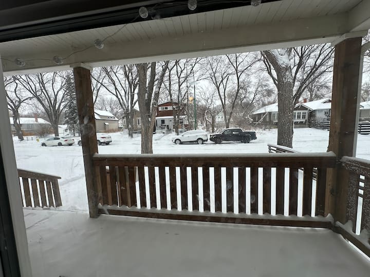 Cozy Full House 3 Bedrooms - Regina