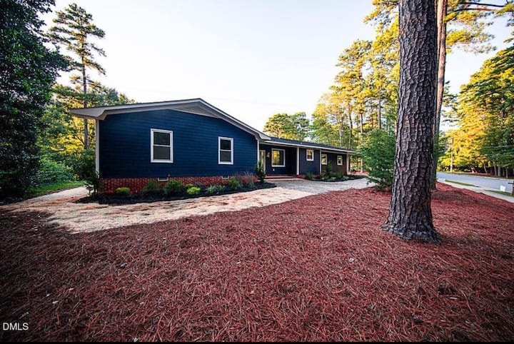 3 Bed/3.5 Bath Home 5 Min From Ncsu, Large Yard - Raleigh