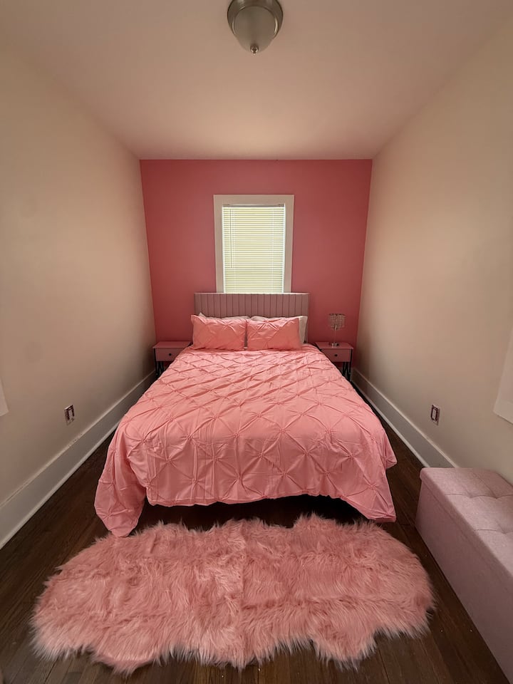 50 Shades Of Pink Palace - Détroit, MI