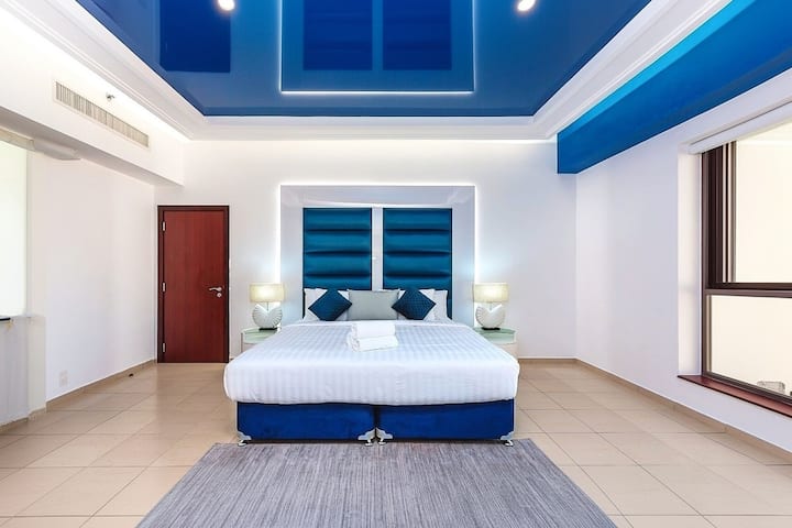 Gorgeous Spacious Sea Front 5 Bedroom Suite On Jbr - Dubai