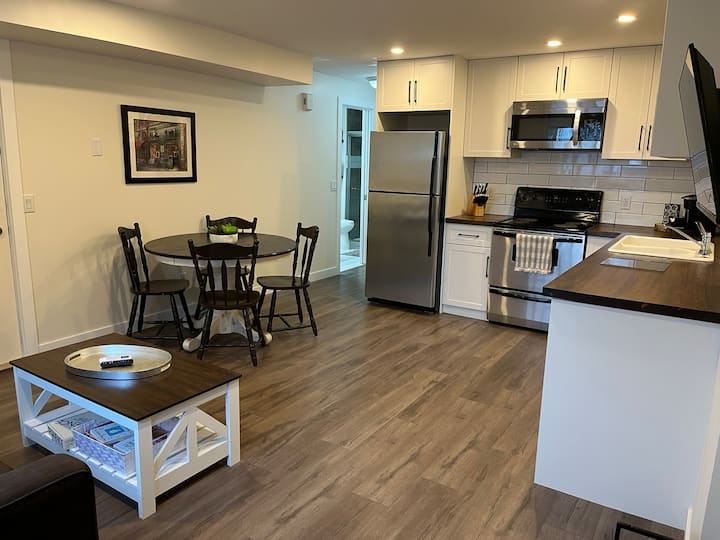 Newly Renovated Family And Pet-friendly Suite - Kelowna
