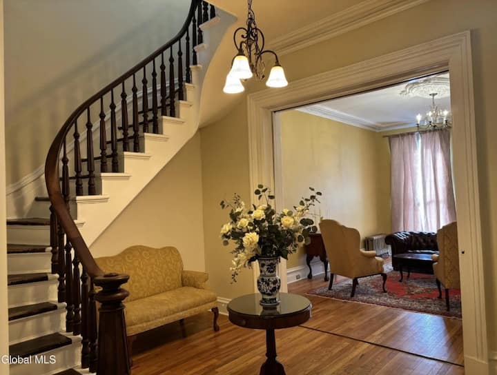 The Grand On Clinton Across From The Palace! - オールバニー, NY