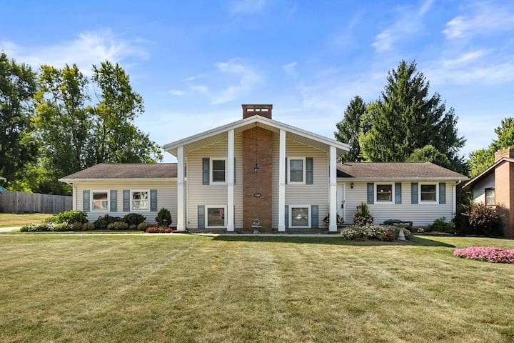 Cliffside Cottage - Cozy Home W/ Pool Table - Mansfield, OH