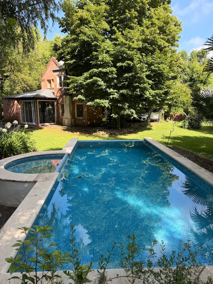 Hermosa Quinta En Barrio Cazador - Arjantin