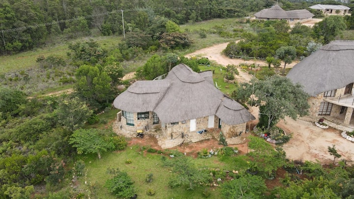 Humphrey Cottages’s Small Thatch - Zimbabue
