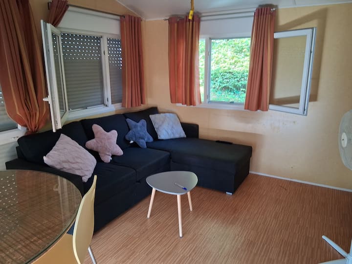 Mobilhome Aiguebelette .
Renseignement  Possible - Le Bourget-du-Lac